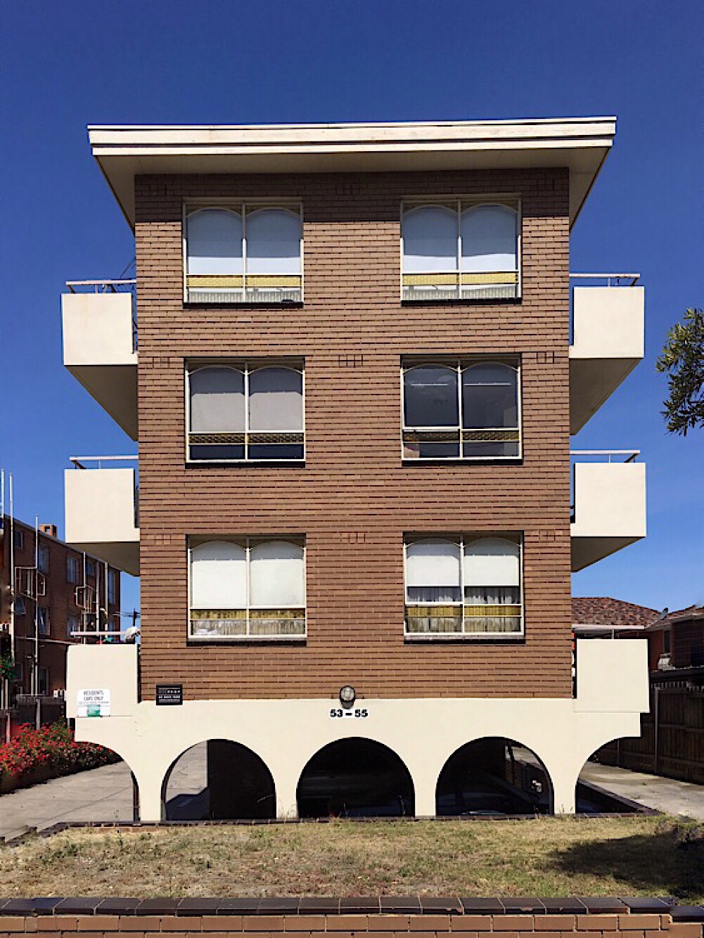 All ears in Footscray. – Storey of Melbourne