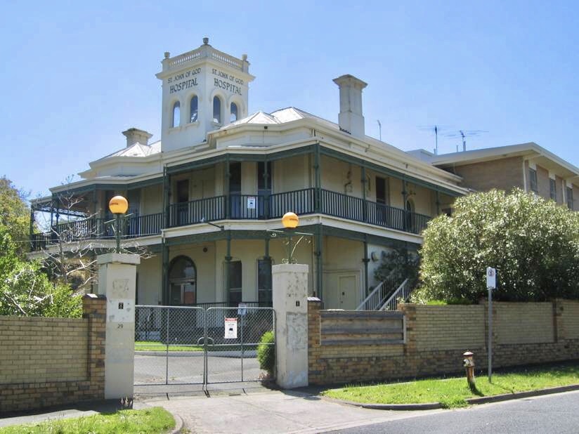 Matching mansions ! – Storey of Melbourne