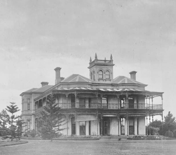 Matching mansions ! – Storey of Melbourne