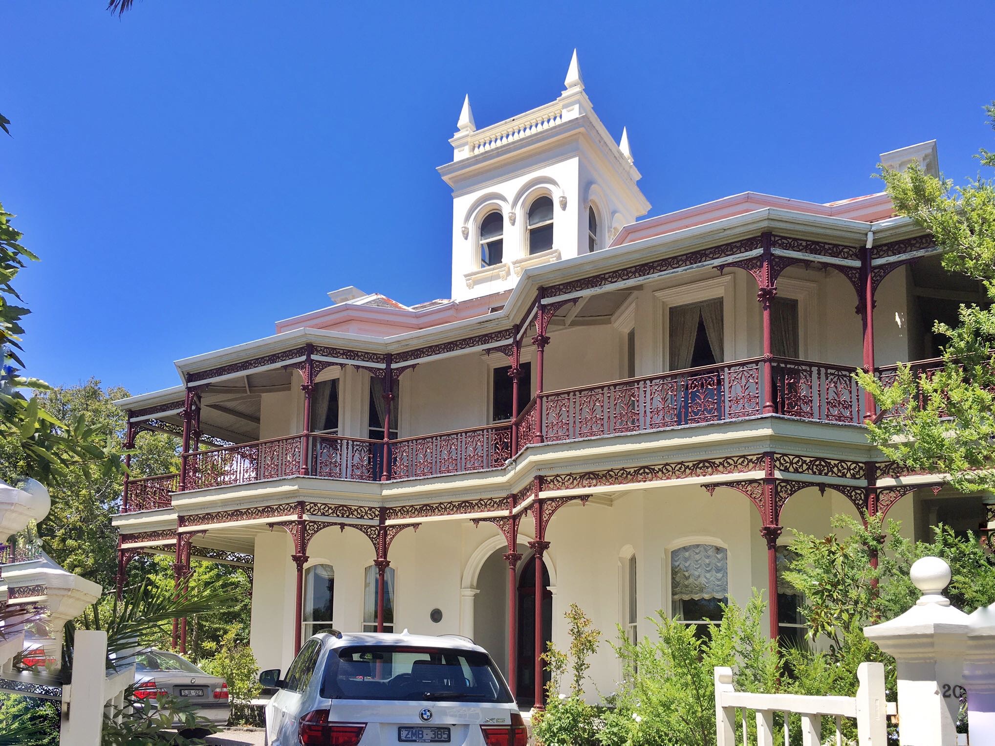 Matching mansions ! – Storey of Melbourne