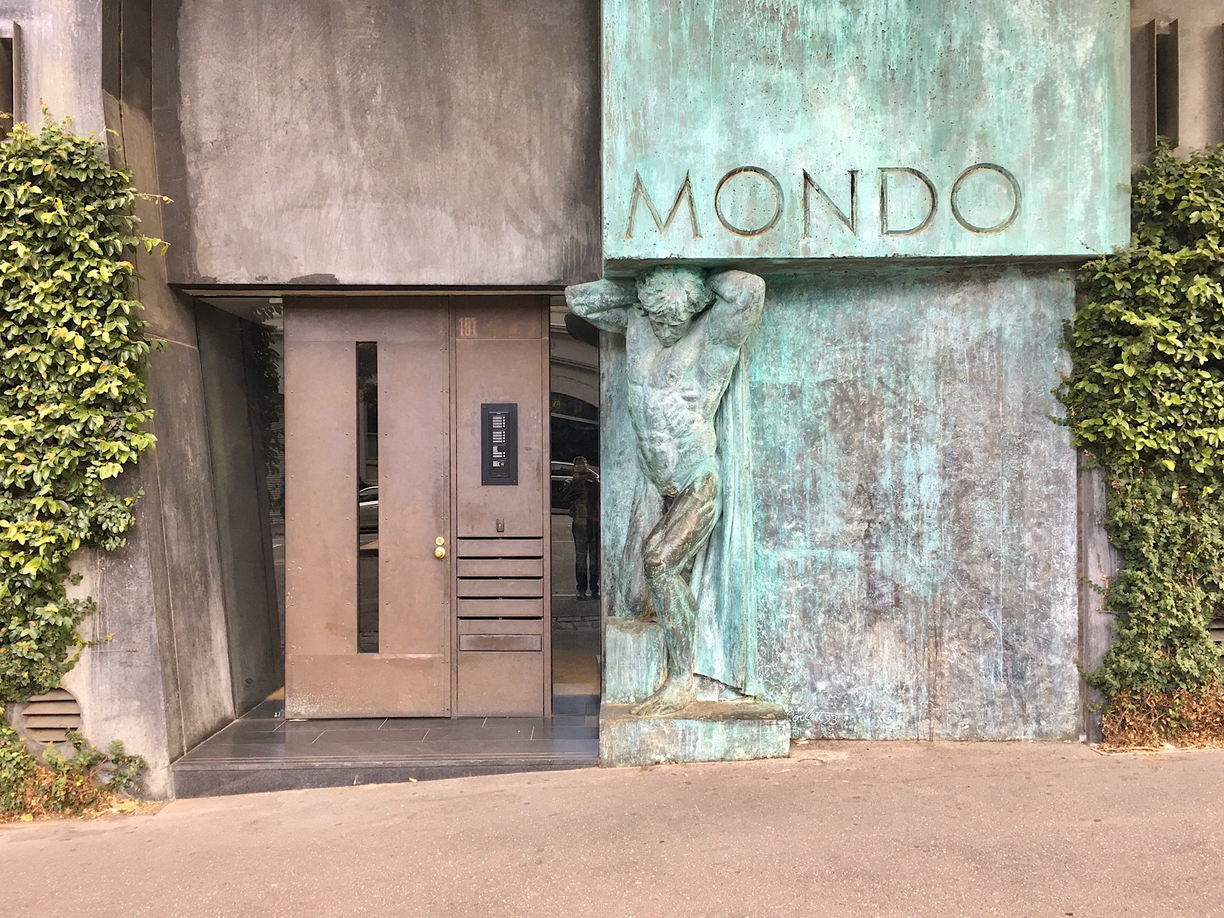 A gift of sculpture – Melbourne Terrace, Franklin Street, 1994 ...
