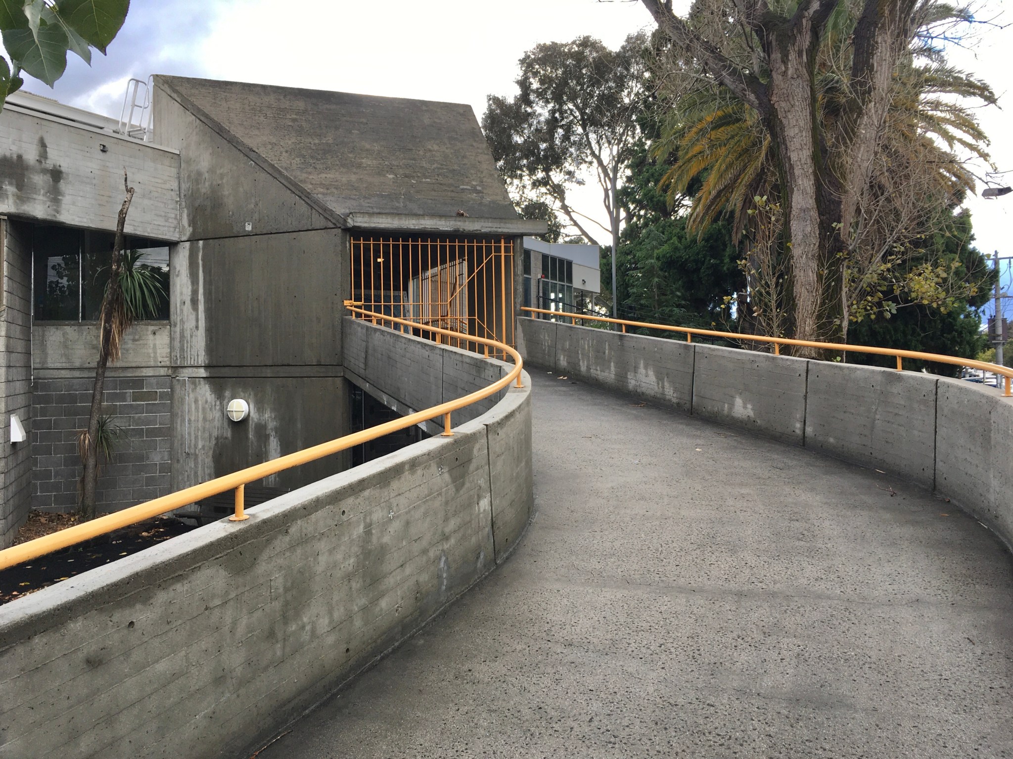 Harold Holt Memorial Swimming Pool – Storey of Melbourne