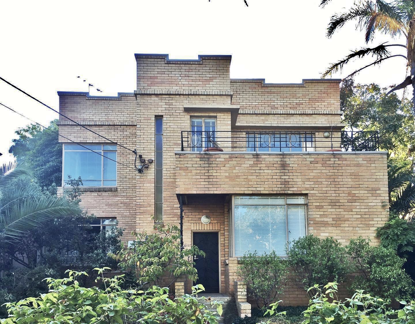 Modernist castle – Storey of Melbourne