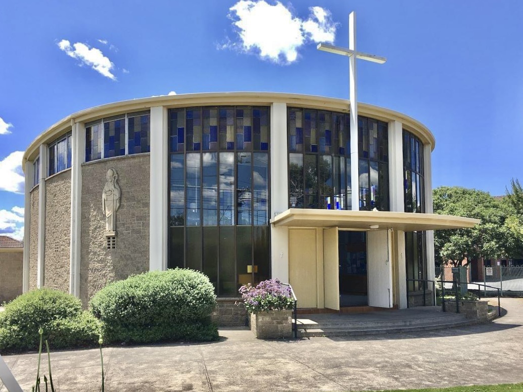 An oval church ? Why not ! – Storey of Melbourne