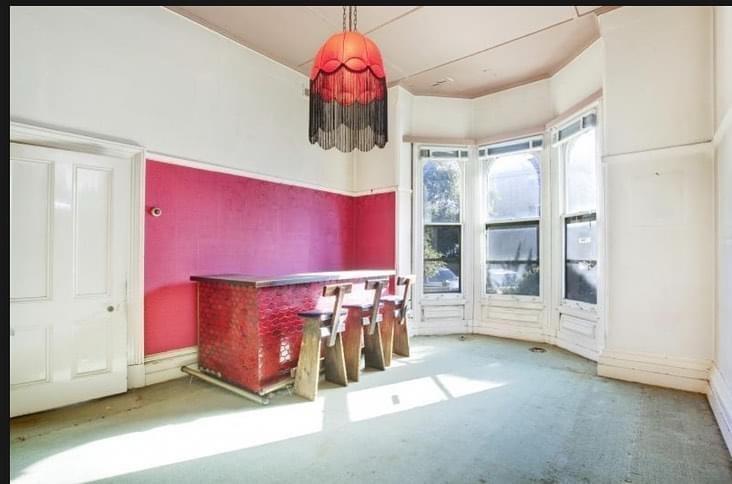 Acland Street old lady house – Storey of Melbourne