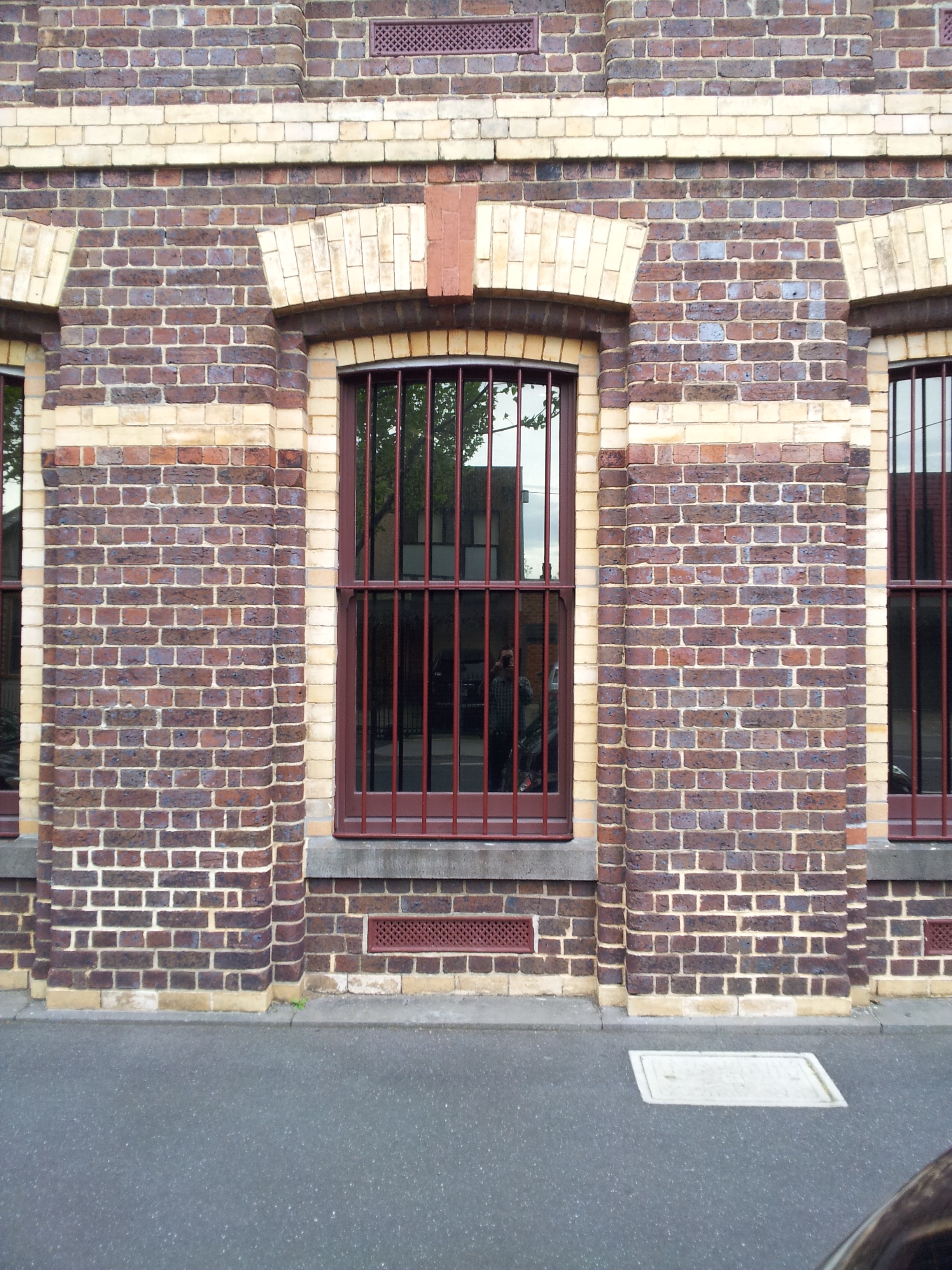Big polychrome wall – Storey of Melbourne