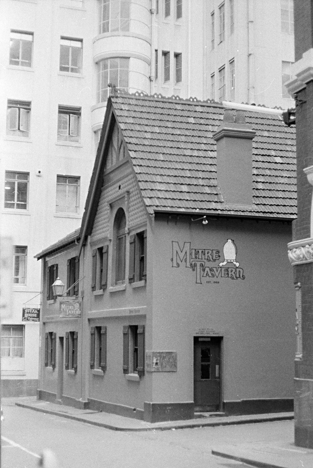 Mitre Tavern, Bank Place – Storey of Melbourne